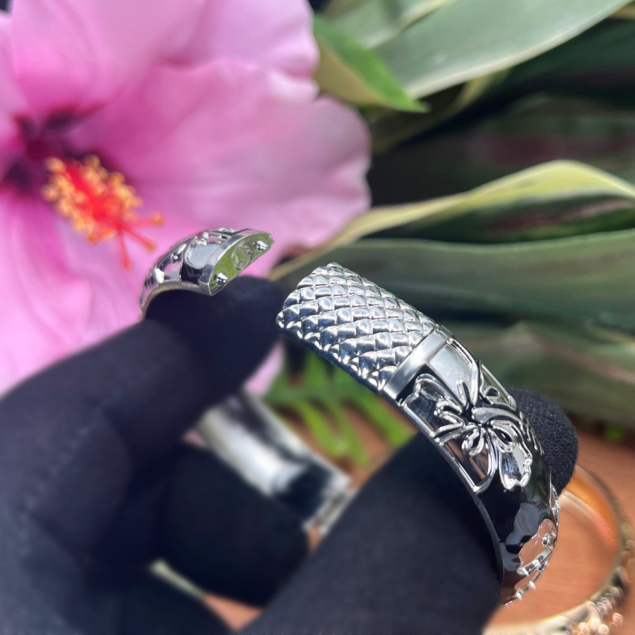 NEW! Puanani Hibiscus Flower Bangle Set of 2 – Showcase Hawaii