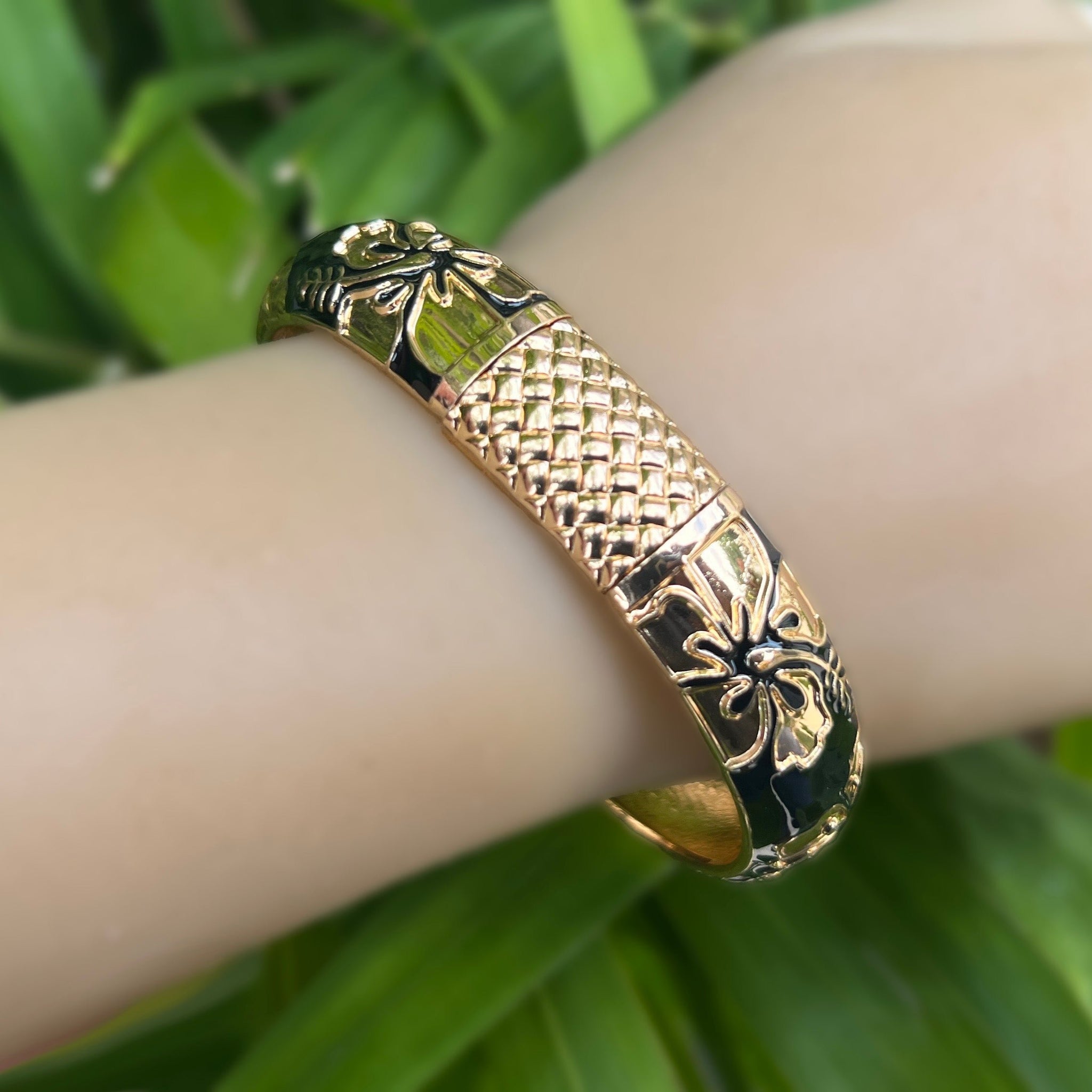 NEW! Puanani Hibiscus Flower Bangle Set of 2 – Showcase Hawaii